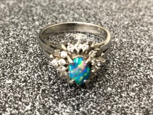 豊田市で貴金属：Pt 900 デザインリングの買取はブランド品＆金・プラチナ買取マート豊田青木店
